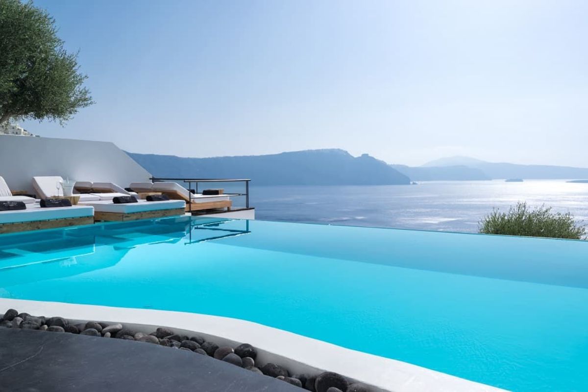 10 Santorini Infinity Pool Hotels You Must Visit