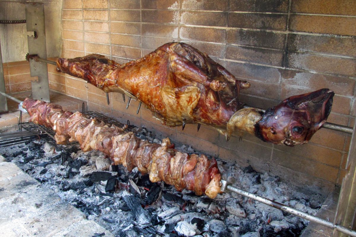 Greek Dishes for Easter: Traditional Food and Customs