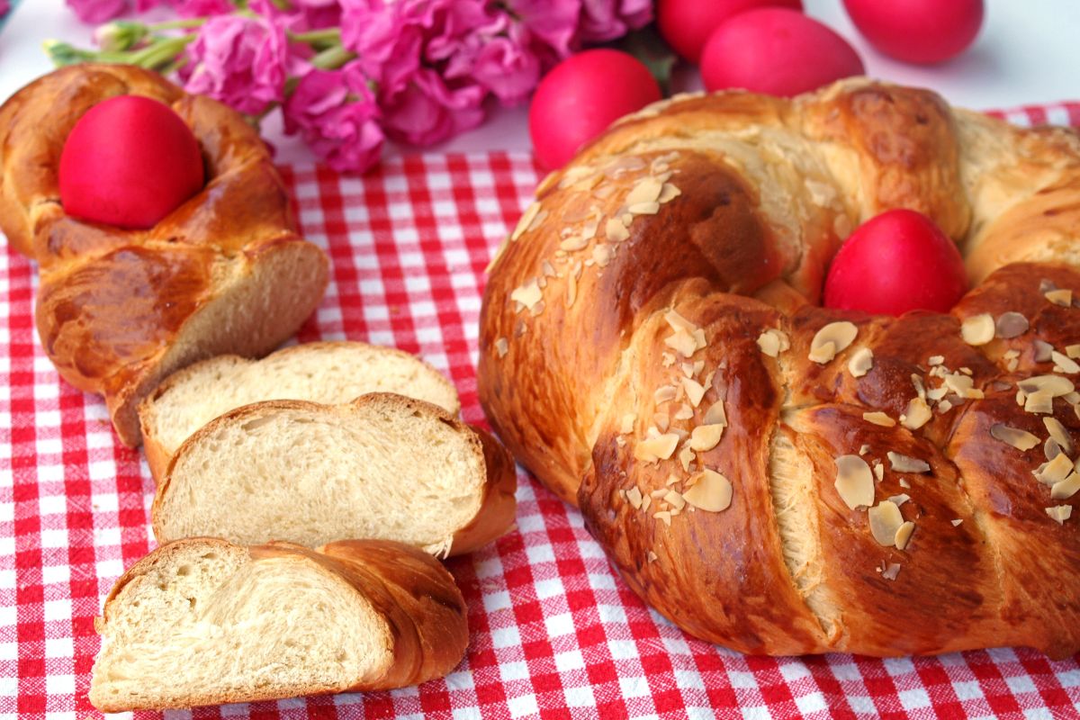 Greek Dishes for Easter: Traditional Food and Customs