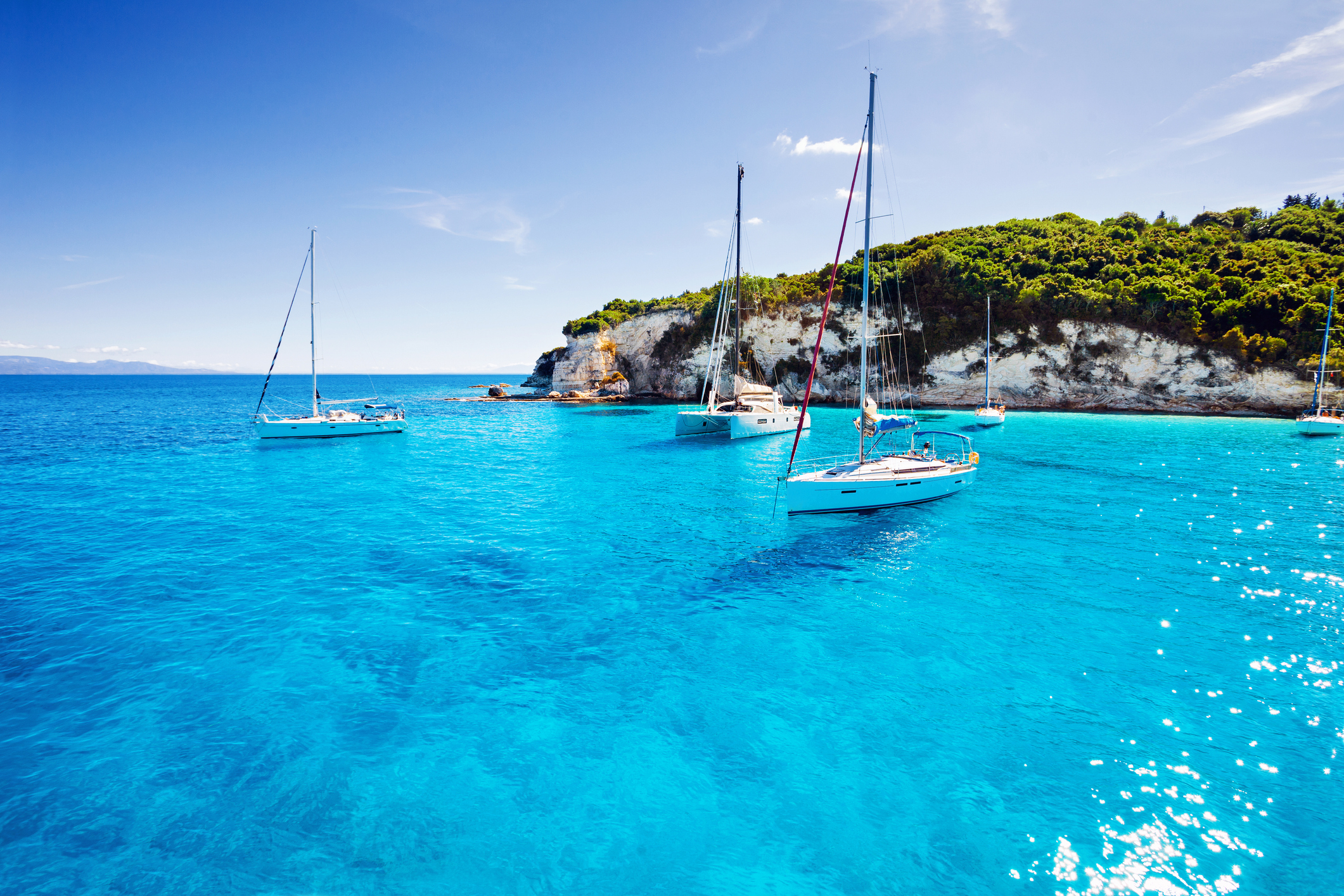 Greece in August: Insider's Guide to Your Ultimate Vacation