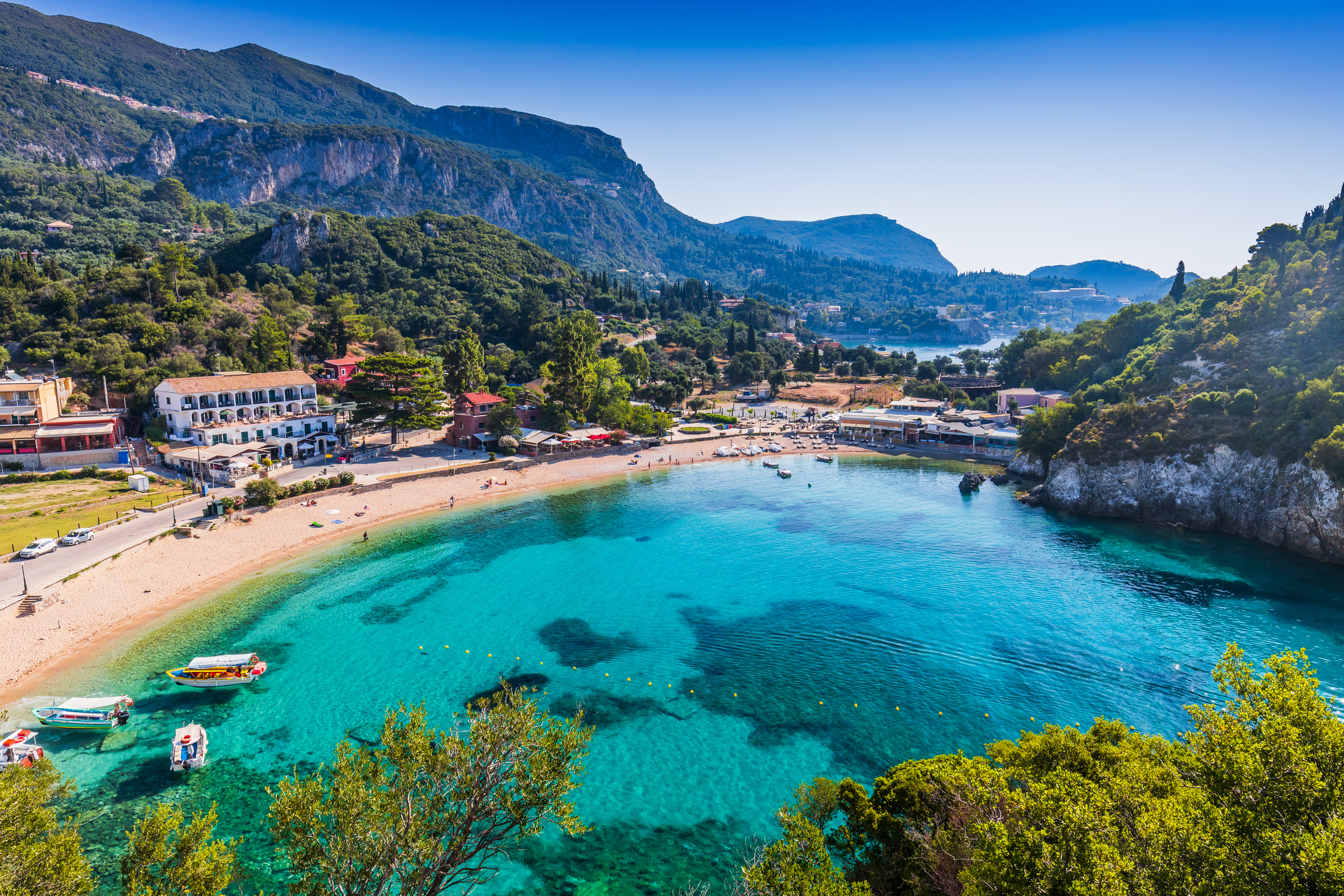 Greece in August: Insider's Guide to Your Ultimate Vacation