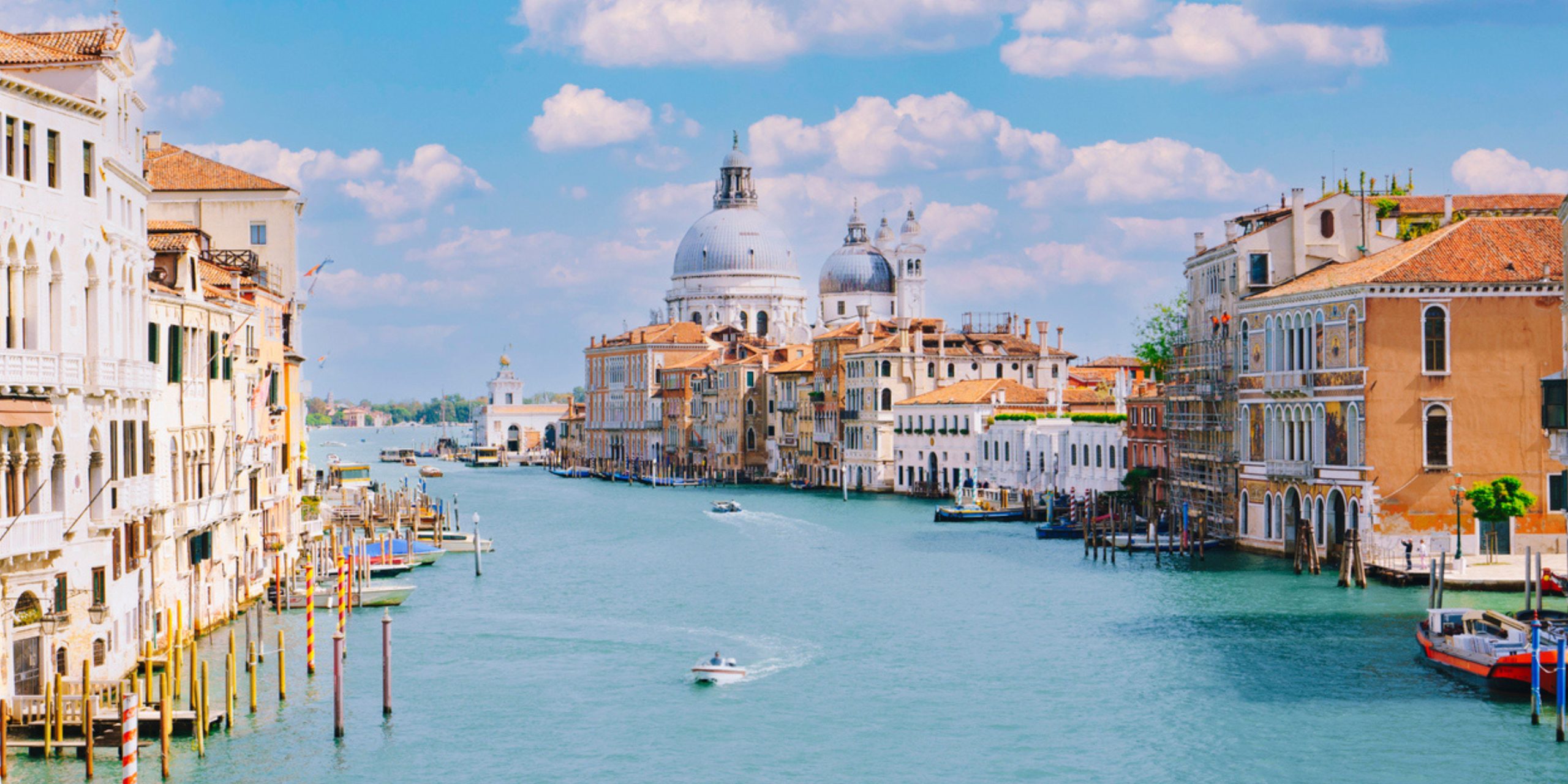 Weather in Italy and Greece in May